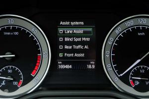 Balts Skoda SuperB 2017 Viļņa, ar dzinēja tilpumu 1.97 L un nobraukumu 170 tūkst. km par 14750 €, foto 28 vietnē AUTOMOTO.COM.LV
