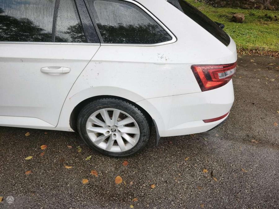 Balts Skoda SuperB 2017 Kupiškis, ar dzinēja tilpumu 1.97 L un nobraukumu 293 tūkst. km par 6000 €, foto 4 vietnē AUTOMOTO.COM.LV