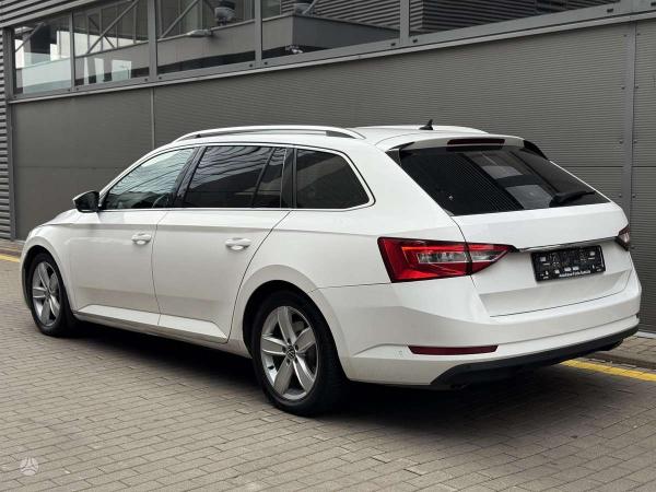 Skoda SuperB 2017 Viļņa vietnē Balts Skoda SuperB 2017 Viļņa, ar dzinēja tilpumu 1.97 L un nobraukumu 290 tūkst. km par 6999 €, foto 4 vietnē AUTOMOTO.COM.LV