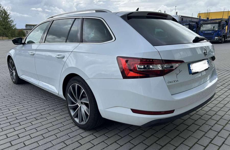 White Skoda SuperB 2017 in Taurage, with an engine capacity of 1.97 L and mileage of 270 thousand km for 11900 €, photo 3 on AUTOMOTO.COM.LV