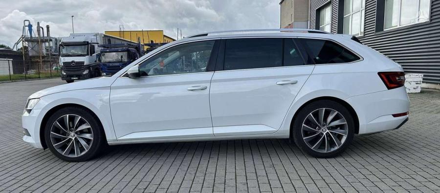 White Skoda SuperB 2017 in Taurage, with an engine capacity of 1.97 L and mileage of 270 thousand km for 11900 €, photo 4 on AUTOMOTO.COM.LV