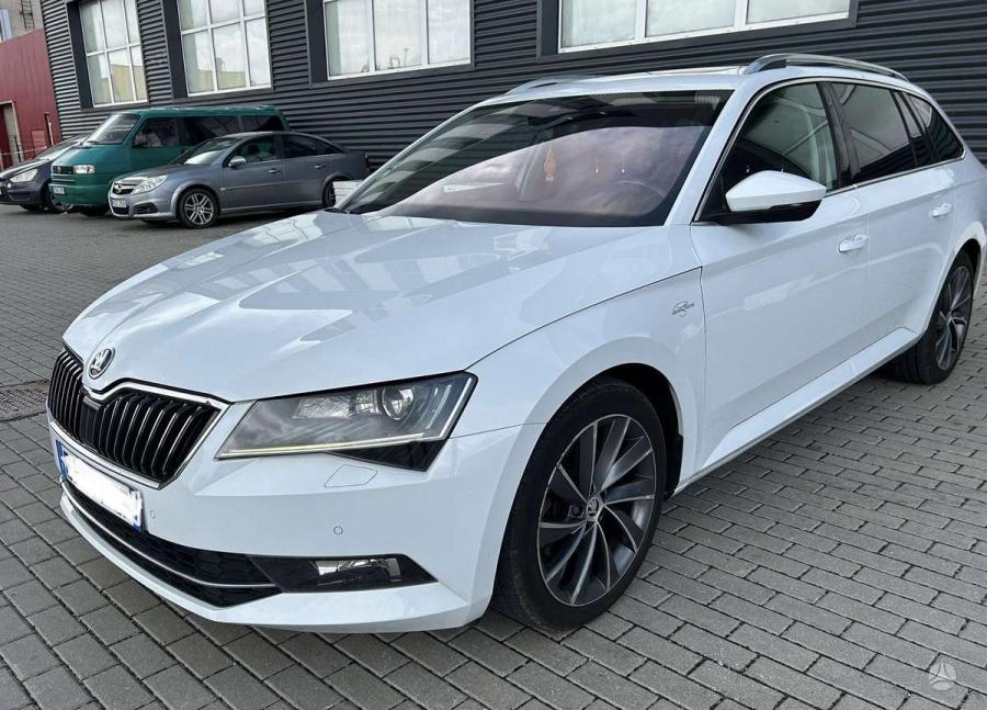 White Skoda SuperB 2017 in Taurage, with an engine capacity of 1.97 L and mileage of 270 thousand km for 11900 €, photo 5 on AUTOMOTO.COM.LV