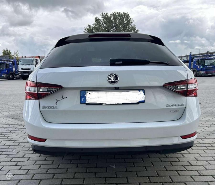 White Skoda SuperB 2017 in Taurage, with an engine capacity of 1.97 L and mileage of 270 thousand km for 11900 €, photo 9 on AUTOMOTO.COM.LV