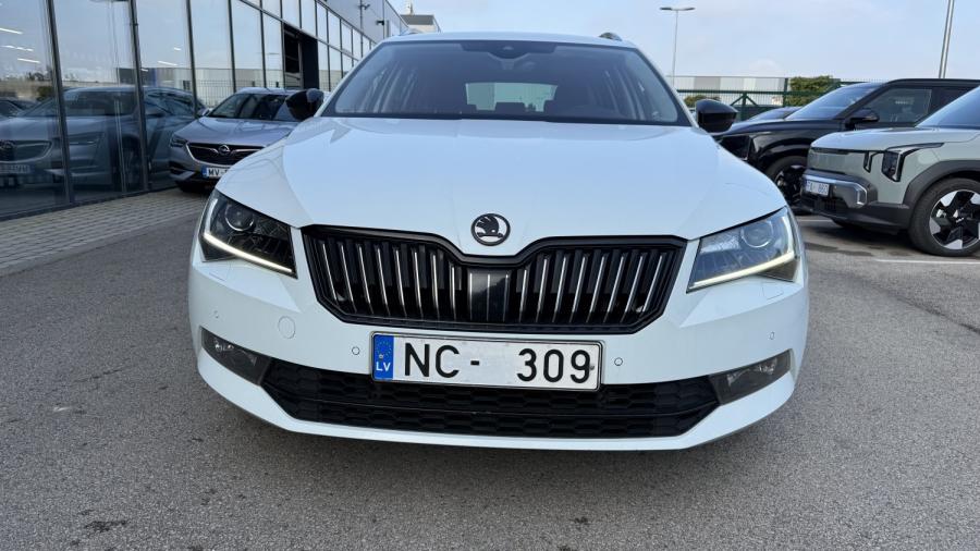 Balts Skoda SuperB 2017 Rīga, ar dzinēja tilpumu 2.00 L un nobraukumu 199 tūkst. km par 10900 €, foto 8 vietnē AUTOMOTO.COM.LV