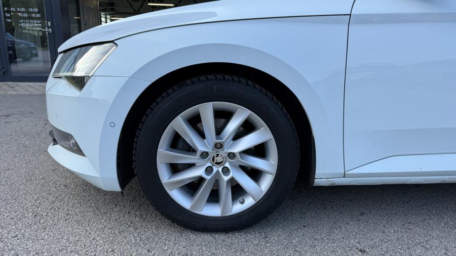 Balts Skoda SuperB 2017 Rīga, ar dzinēja tilpumu 2.00 L un nobraukumu 199 tūkst. km par 10900 €, foto 9 vietnē AUTOMOTO.COM.LV