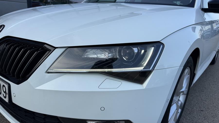 Balts Skoda SuperB 2017 Rīga, ar dzinēja tilpumu 2.00 L un nobraukumu 199 tūkst. km par 10900 €, foto 10 vietnē AUTOMOTO.COM.LV