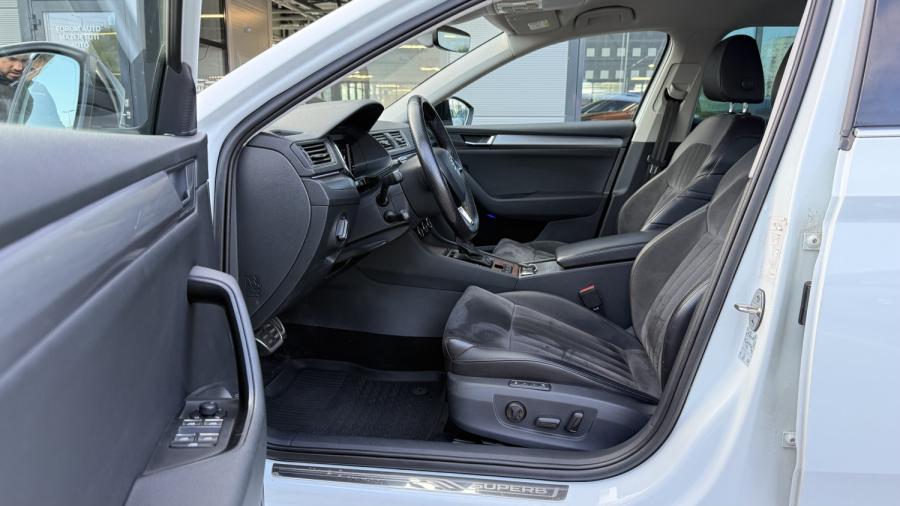 Balts Skoda SuperB 2017 Rīga, ar dzinēja tilpumu 2.00 L un nobraukumu 199 tūkst. km par 10900 €, foto 12 vietnē AUTOMOTO.COM.LV