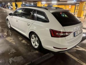White Skoda SuperB 2018 in Vilnius, with an engine capacity of 2.00 L and mileage of 132 thousand km for 16900 €, photo 2 on AUTOMOTO.COM.LV