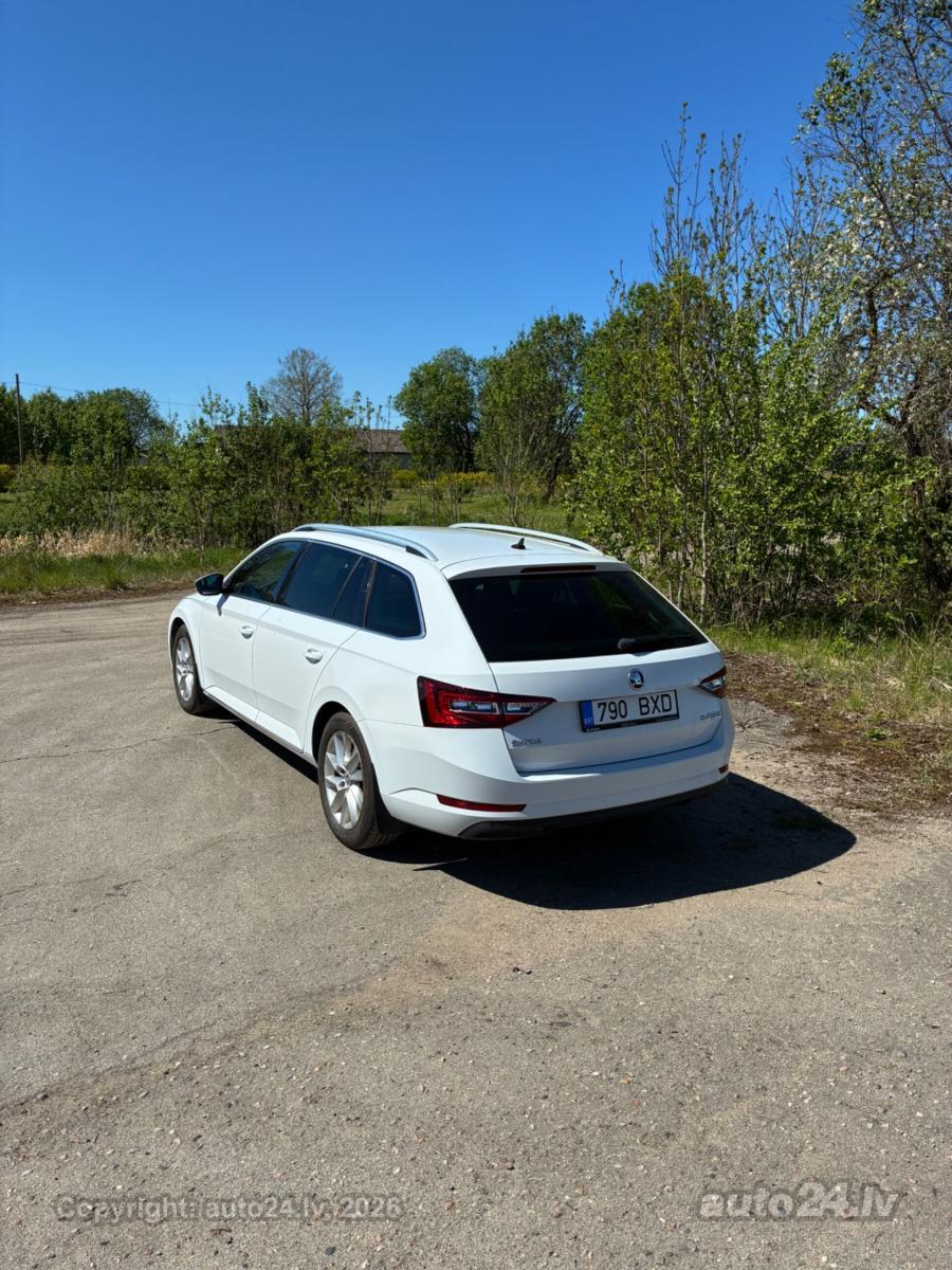 White Skoda SuperB 2018 in Tallinn, with an engine capacity of 1.80 L and mileage of 204 thousand km for 12450 €, photo 7 on AUTOMOTO.COM.LV