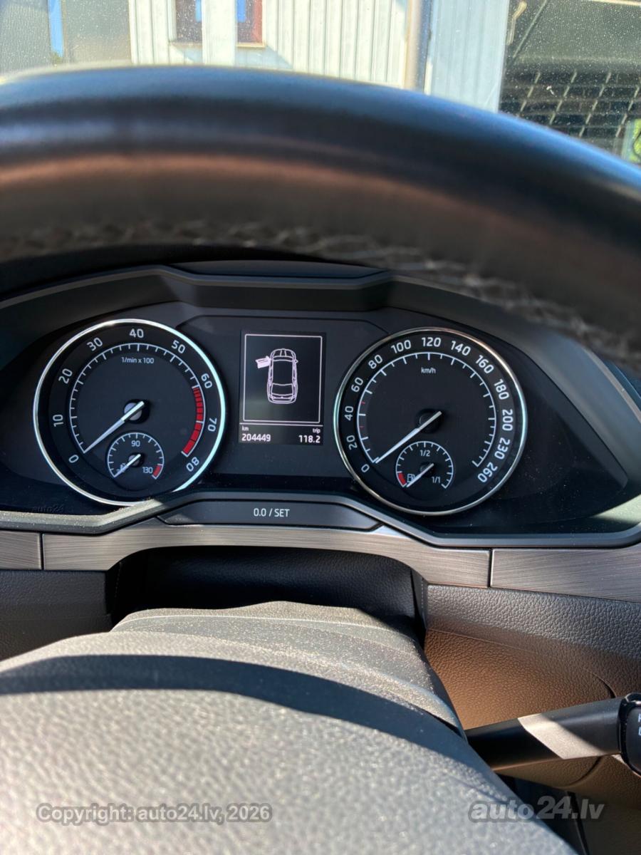 White Skoda SuperB 2018 in Tallinn, with an engine capacity of 1.80 L and mileage of 204 thousand km for 12450 €, photo 11 on AUTOMOTO.COM.LV