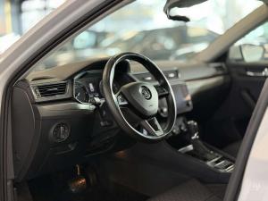 Белый Шкода Суперб 2018 в Клайпеда, объемом двигателя 1.97 л и пробегом 300 тыс. км за 14950 €, фото 24 на AUTOMOTO.COM.LV
