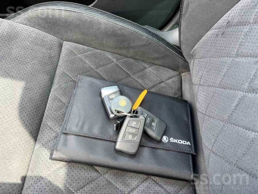 White Skoda SuperB 2018 in Riga, with an engine capacity of 2.00 L and mileage of 143 thousand km for 16990 €, photo 20 on AUTOMOTO.COM.LV