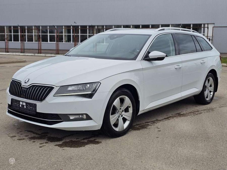 White Skoda SuperB 2018 in Rokiskis, with an engine capacity of 1.97 L and mileage of 358 thousand km for 9620 €, photo 5 on AUTOMOTO.COM.LV