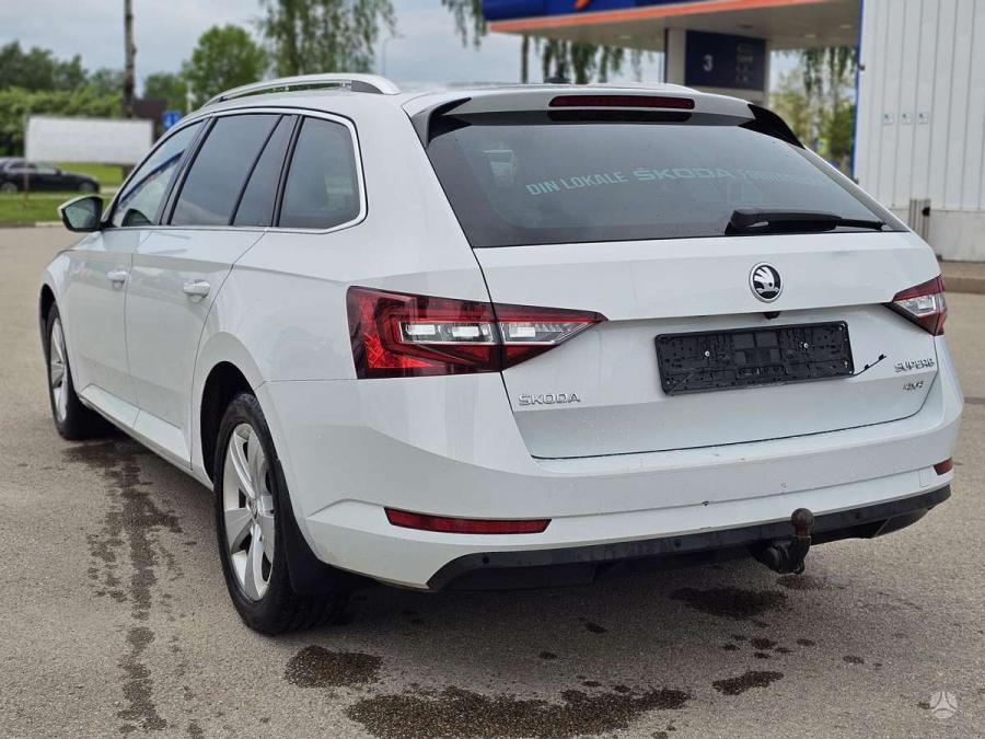 White Skoda SuperB 2018 in Rokiskis, with an engine capacity of 1.97 L and mileage of 358 thousand km for 9620 €, photo 6 on AUTOMOTO.COM.LV