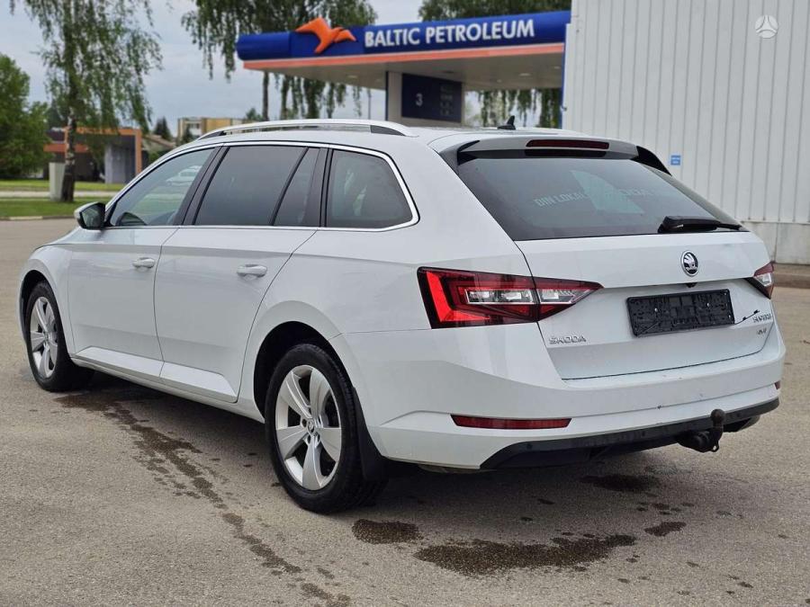 White Skoda SuperB 2018 in Rokiskis, with an engine capacity of 1.97 L and mileage of 358 thousand km for 9620 €, photo 7 on AUTOMOTO.COM.LV