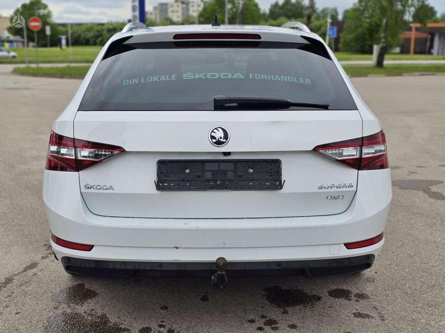 White Skoda SuperB 2018 in Rokiskis, with an engine capacity of 1.97 L and mileage of 358 thousand km for 9620 €, photo 9 on AUTOMOTO.COM.LV