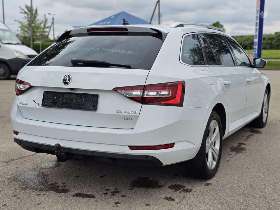 White Skoda SuperB 2018 in Rokiskis, with an engine capacity of 1.97 L and mileage of 358 thousand km for 9620 €, photo 13 on AUTOMOTO.COM.LV