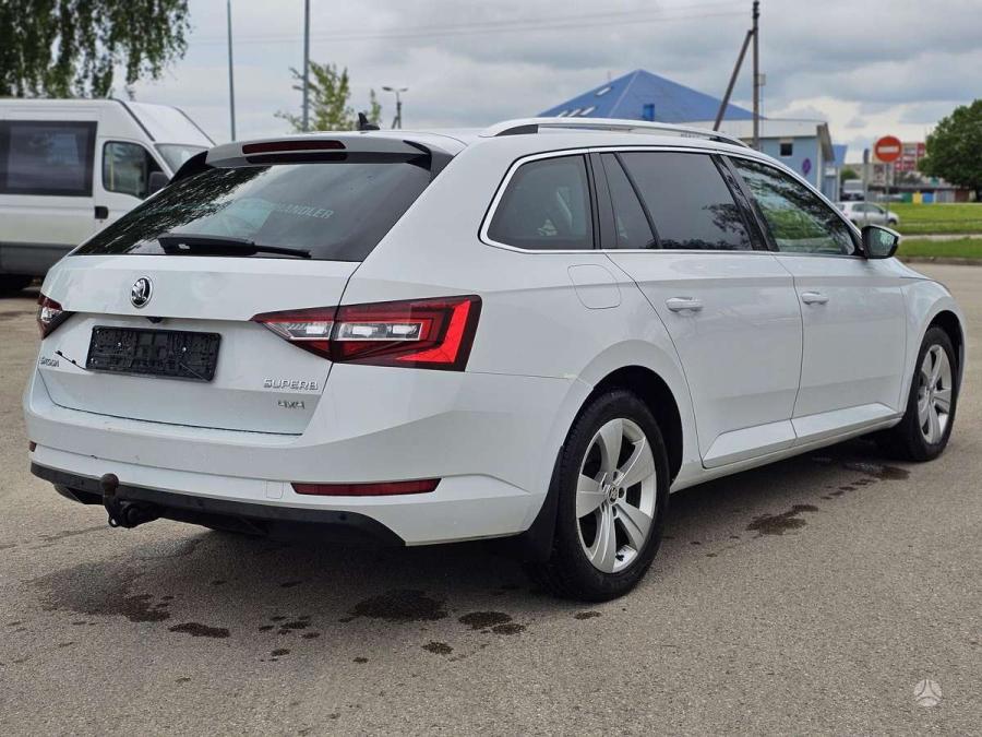 White Skoda SuperB 2018 in Rokiskis, with an engine capacity of 1.97 L and mileage of 358 thousand km for 9620 €, photo 14 on AUTOMOTO.COM.LV