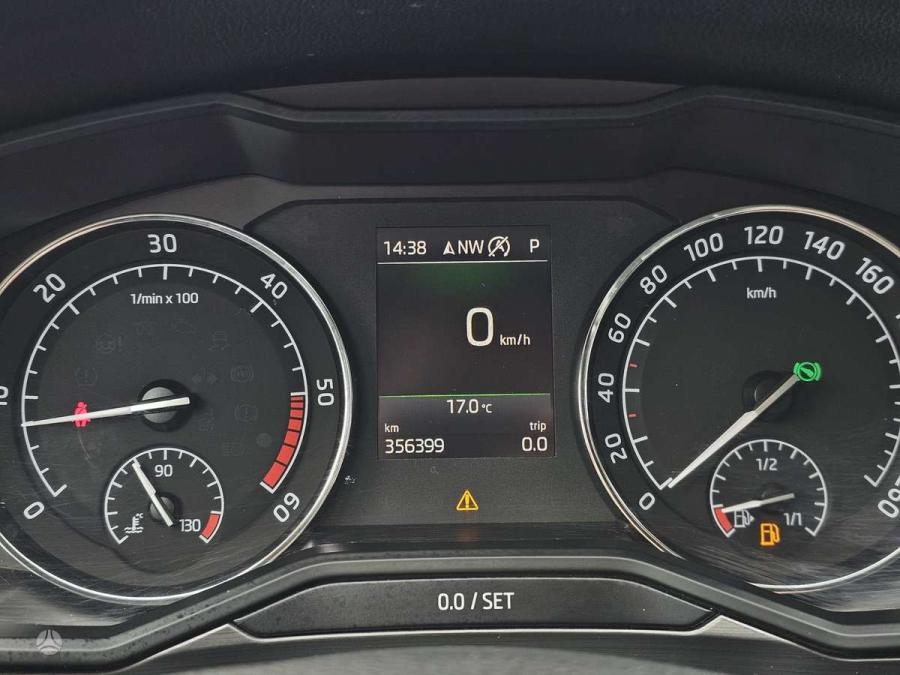 White Skoda SuperB 2018 in Rokiskis, with an engine capacity of 1.97 L and mileage of 358 thousand km for 9620 €, photo 29 on AUTOMOTO.COM.LV