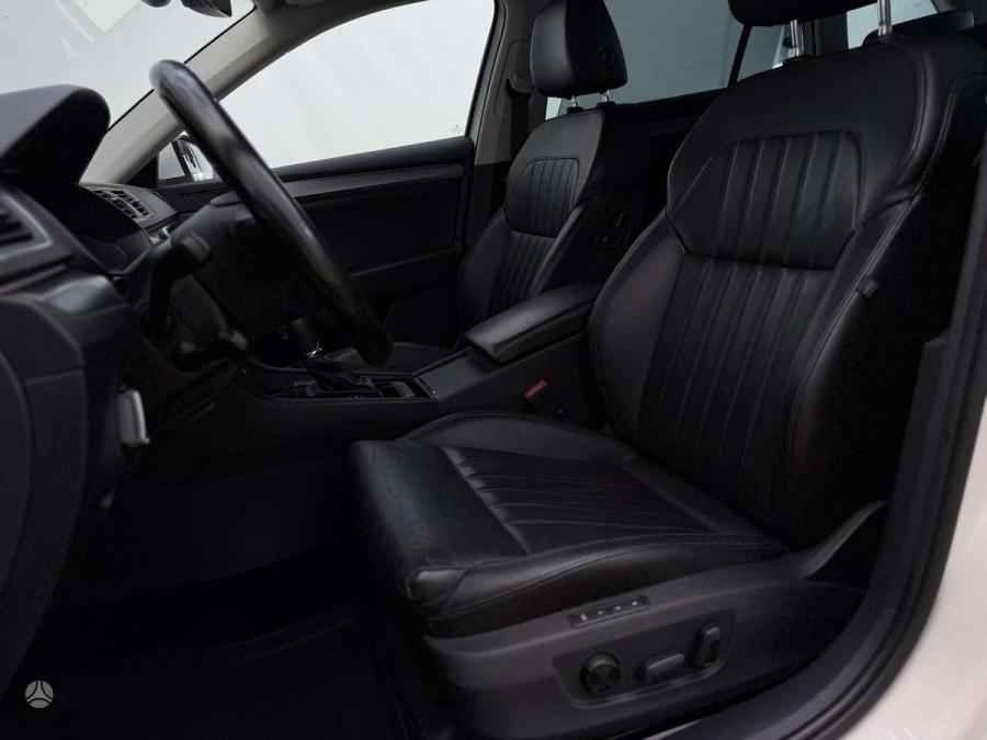 White Skoda SuperB 2018 in Vilnius, with an engine capacity of 1.97 L and mileage of 198 thousand km for 13999 €, photo 11 on AUTOMOTO.COM.LV