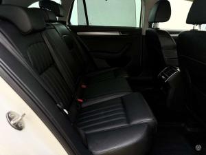 White Skoda SuperB 2018 in Vilnius, with an engine capacity of 1.97 L and mileage of 198 thousand km for 13999 €, photo 15 on AUTOMOTO.COM.LV