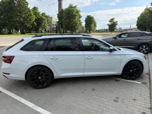 White Skoda SuperB 2018 in Taurage, with an engine capacity of 1.97 L and mileage of 320 thousand km for 12900 €, photo 8 on AUTOMOTO.COM.LV
