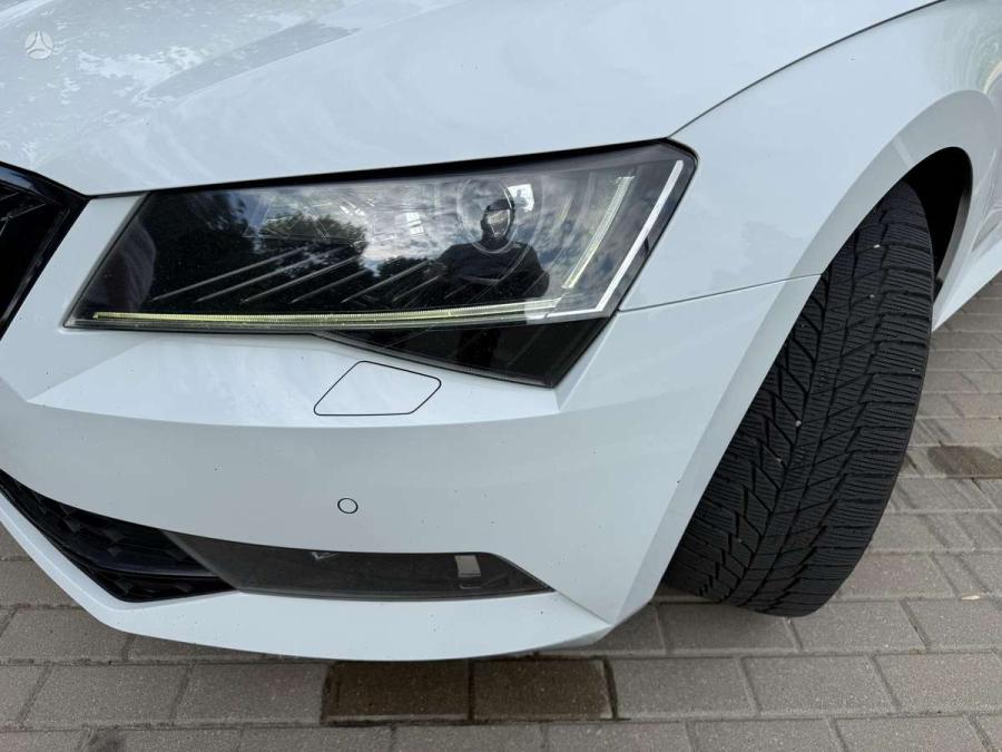 White Skoda SuperB 2018 in Taurage, with an engine capacity of 1.97 L and mileage of 320 thousand km for 12900 €, photo 11 on AUTOMOTO.COM.LV