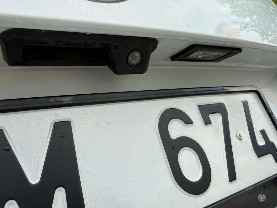 White Skoda SuperB 2018 in Taurage, with an engine capacity of 1.97 L and mileage of 320 thousand km for 12900 €, photo 13 on AUTOMOTO.COM.LV