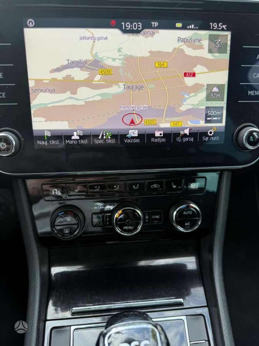 White Skoda SuperB 2018 in Taurage, with an engine capacity of 1.97 L and mileage of 320 thousand km for 12900 €, photo 21 on AUTOMOTO.COM.LV