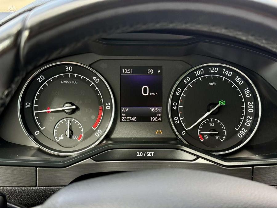 Balts Skoda SuperB 2018 Vilkaviškis, ar dzinēja tilpumu 1.97 L un nobraukumu 227 tūkst. km par 13300 €, foto 12 vietnē AUTOMOTO.COM.LV