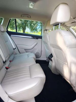 Balts Skoda SuperB 2018 Viļņa, ar dzinēja tilpumu 1.97 L un nobraukumu 208 tūkst. km par 17900 €, foto 27 vietnē AUTOMOTO.COM.LV