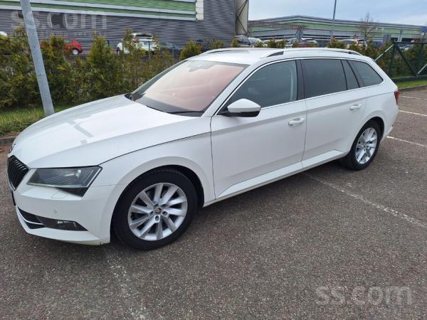 Skoda SuperB 2018 Rīga vietnē Balts Skoda SuperB 2018 Rīga, ar dzinēja tilpumu 2.00 L un nobraukumu 235 tūkst. km par 14200 €, foto 3 vietnē AUTOMOTO.COM.LV