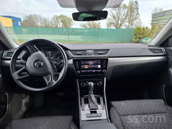 Skoda SuperB 2018 Rīga vietnē Balts Skoda SuperB 2018 Rīga, ar dzinēja tilpumu 2.00 L un nobraukumu 235 tūkst. km par 14200 €, foto 8 vietnē AUTOMOTO.COM.LV