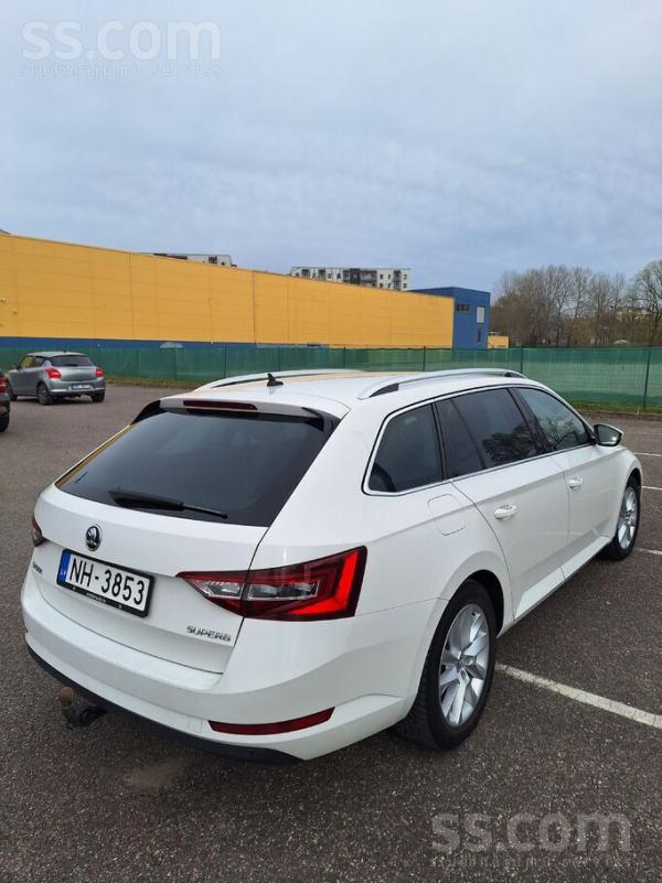 Skoda SuperB 2018 Rīga vietnē Balts Skoda SuperB 2018 Rīga, ar dzinēja tilpumu 2.00 L un nobraukumu 235 tūkst. km par 14200 €, foto 9 vietnē AUTOMOTO.COM.LV
