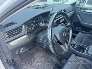 Balts Skoda SuperB 2019 Tallina, ar dzinēja tilpumu 2.00 L un nobraukumu 277 tūkst. km par 10999 €, foto 13 vietnē AUTOMOTO.COM.LV
