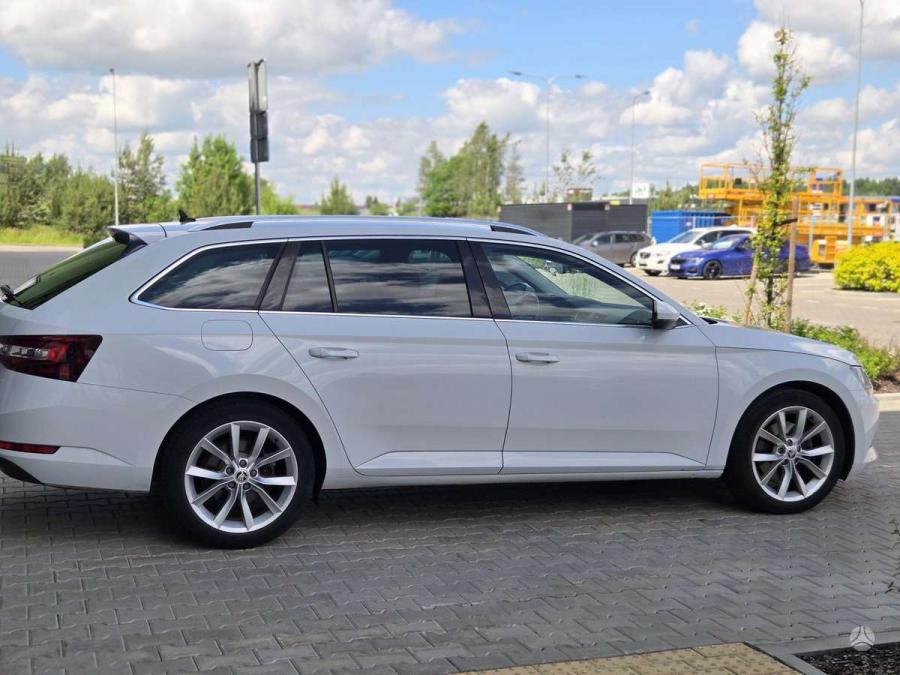 White Skoda SuperB 2019 in Vilnius, with an engine capacity of 1.97 L and mileage of 184 thousand km for 12699 €, photo 5 on AUTOMOTO.COM.LV