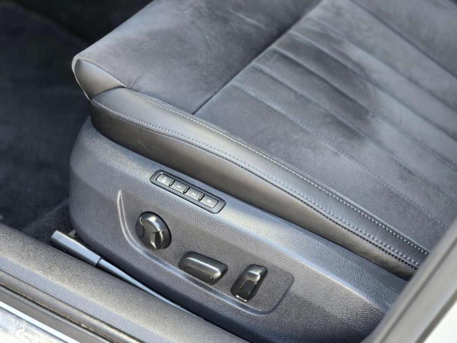 White Skoda SuperB 2019 in Vilnius, with an engine capacity of 1.97 L and mileage of 184 thousand km for 12699 €, photo 17 on AUTOMOTO.COM.LV