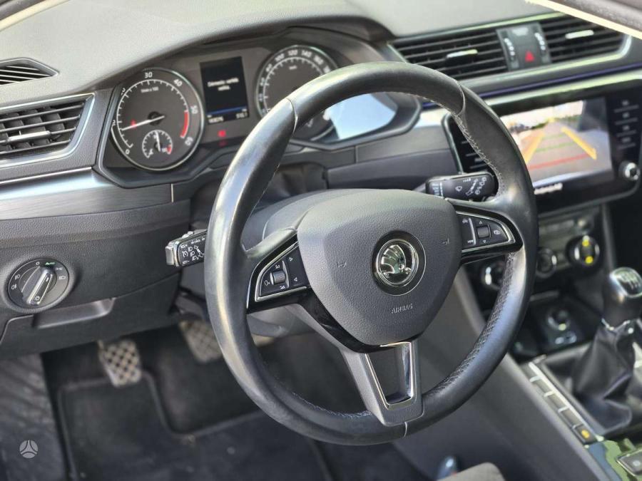 White Skoda SuperB 2019 in Vilnius, with an engine capacity of 1.97 L and mileage of 184 thousand km for 12699 €, photo 19 on AUTOMOTO.COM.LV