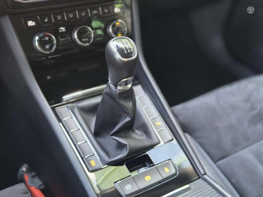 White Skoda SuperB 2019 in Vilnius, with an engine capacity of 1.97 L and mileage of 184 thousand km for 12699 €, photo 27 on AUTOMOTO.COM.LV