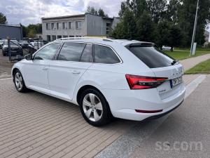 White Skoda SuperB 2019 in Limbazi, with an engine capacity of 2.00 L and mileage of 540 thousand km for 9950 €, photo 7 on AUTOMOTO.COM.LV