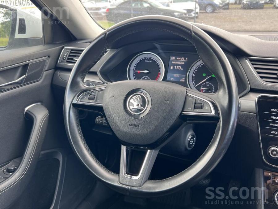 White Skoda SuperB 2019 in Limbazi, with an engine capacity of 2.00 L and mileage of 540 thousand km for 9950 €, photo 17 on AUTOMOTO.COM.LV