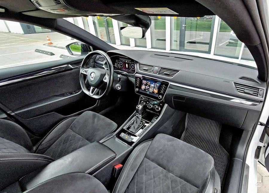 White Skoda SuperB 2019 in Vilnius, with an engine capacity of 1.97 L and mileage of 323 thousand km for 12500 €, photo 22 on AUTOMOTO.COM.LV