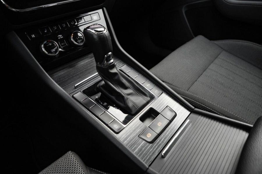 Balts Skoda SuperB 2020 Mārupe, ar dzinēja tilpumu 2.00 L un nobraukumu 171 tūkst. km par 16900 €, foto 22 vietnē AUTOMOTO.COM.LV