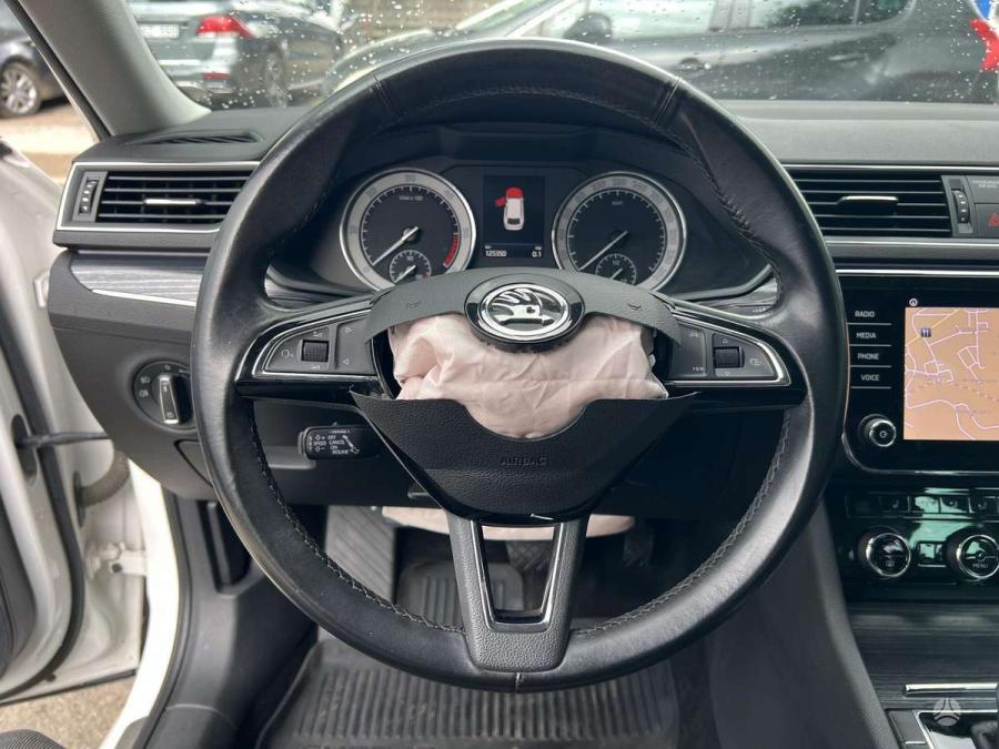 Balts Skoda SuperB 2020 Kauņa, ar dzinēja tilpumu 1.97 L un nobraukumu 125 tūkst. km par 9800 €, foto 30 vietnē AUTOMOTO.COM.LV