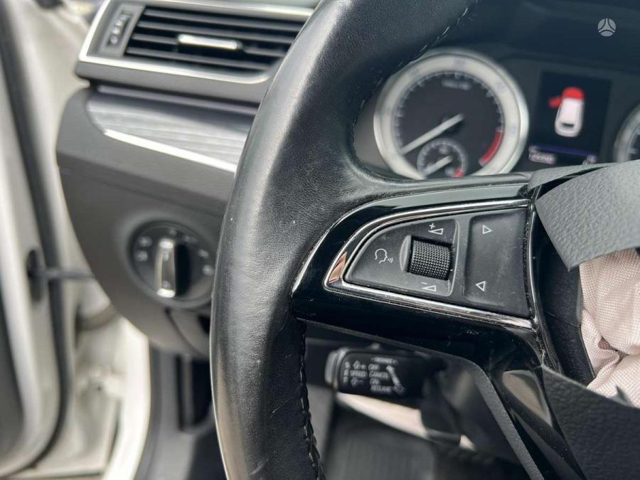 Balts Skoda SuperB 2020 Kauņa, ar dzinēja tilpumu 1.97 L un nobraukumu 125 tūkst. km par 9800 €, foto 32 vietnē AUTOMOTO.COM.LV