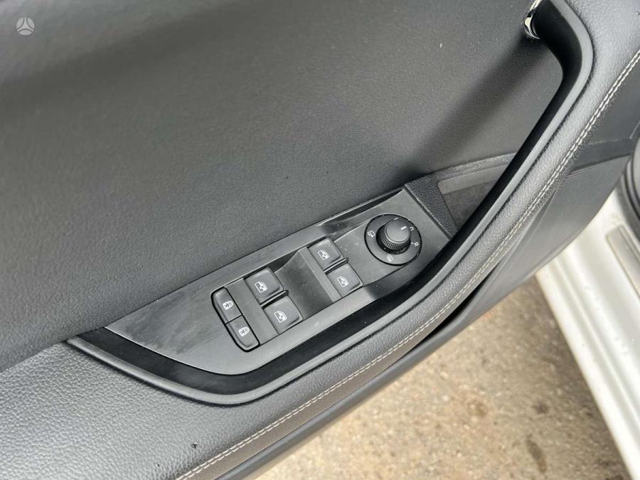Balts Skoda SuperB 2020 Kauņa, ar dzinēja tilpumu 1.97 L un nobraukumu 125 tūkst. km par 9800 €, foto 39 vietnē AUTOMOTO.COM.LV