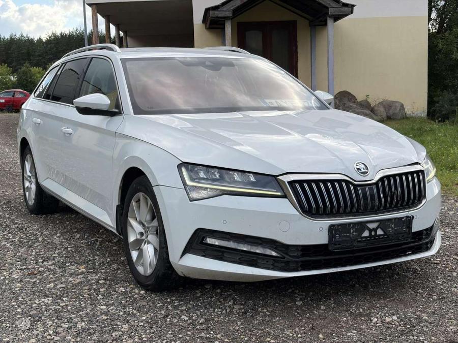 White Skoda SuperB 2020 in Ukmerge, with an engine capacity of 1.97 L and mileage of 397 thousand km for 5600 €, photo 3 on AUTOMOTO.COM.LV