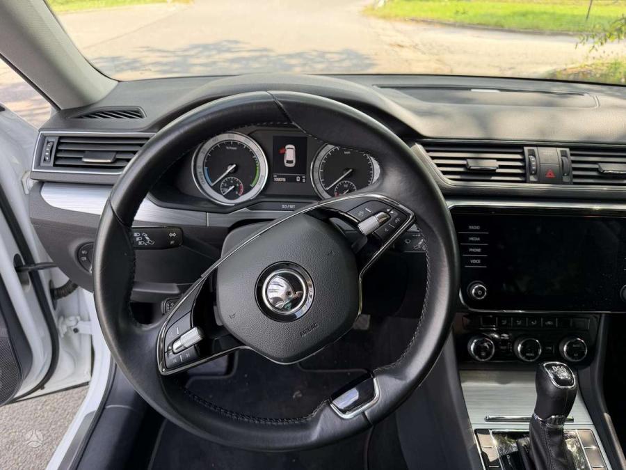 Balts Skoda SuperB 2020 Kauņa, ar dzinēja tilpumu 1.40 L un nobraukumu 108 tūkst. km par 15290 €, foto 18 vietnē AUTOMOTO.COM.LV