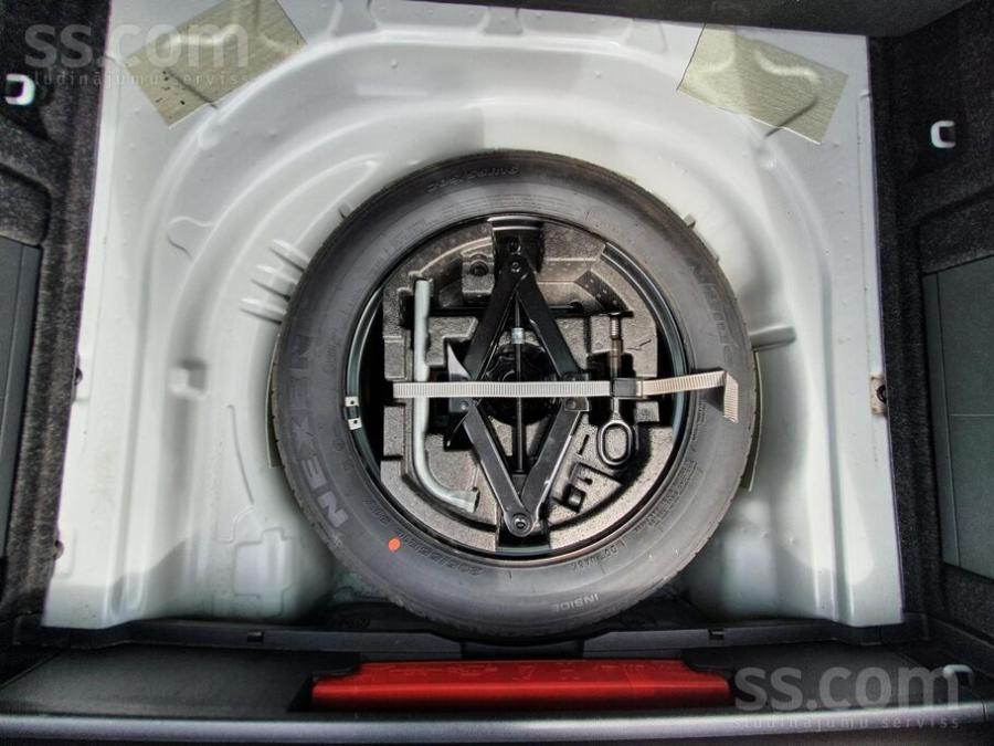 White Skoda SuperB 2021 in Riga, with an engine capacity of 2.00 L and mileage of 180 thousand km for 18500 €, photo 12 on AUTOMOTO.COM.LV