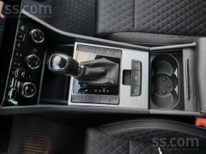 White Skoda SuperB 2021 in Riga, with an engine capacity of 2.00 L and mileage of 180 thousand km for 18500 €, photo 30 on AUTOMOTO.COM.LV
